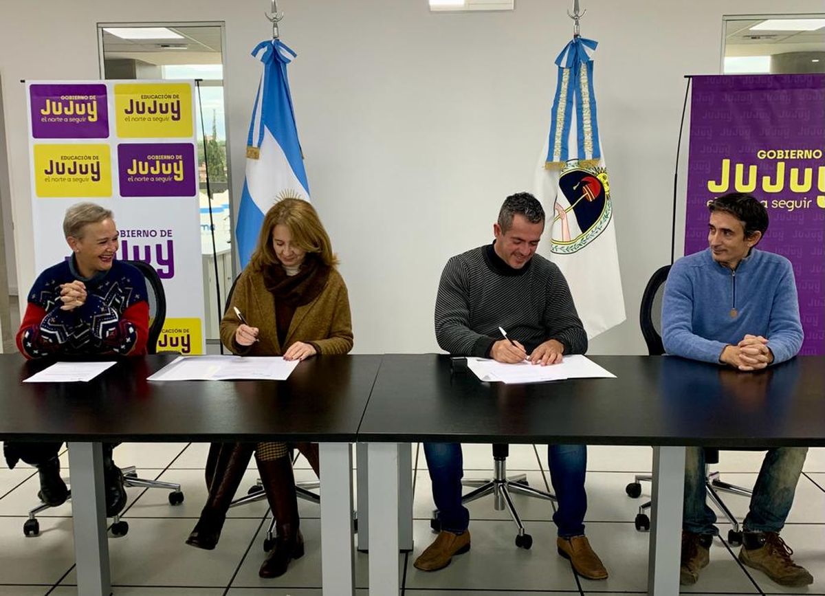Firma de contratos para la construcción de nuevas obras educativas de ...