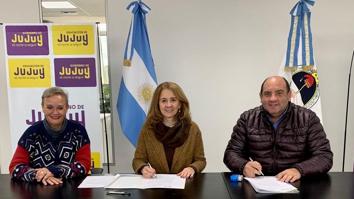 Firma de contratos para la construcción de nuevas obras educativas de ...